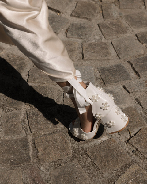 Ladies pearl flower shoes, low heels, beaded wedding shoes, block heel ...