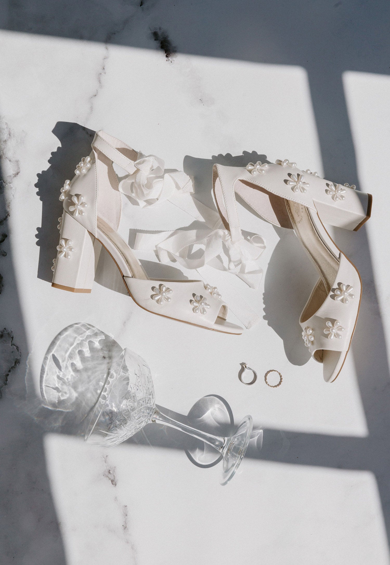 Pearl flower wedding shoes with block heel for bridal shoes on wedding day